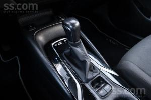 Pelēks Toyota Corolla 2021 Rīga, ar dzinēja tilpumu 1.80 L un nobraukumu 72 tūkst. km par 17950 €, foto 14 vietnē AUTOMOTO.COM.LV