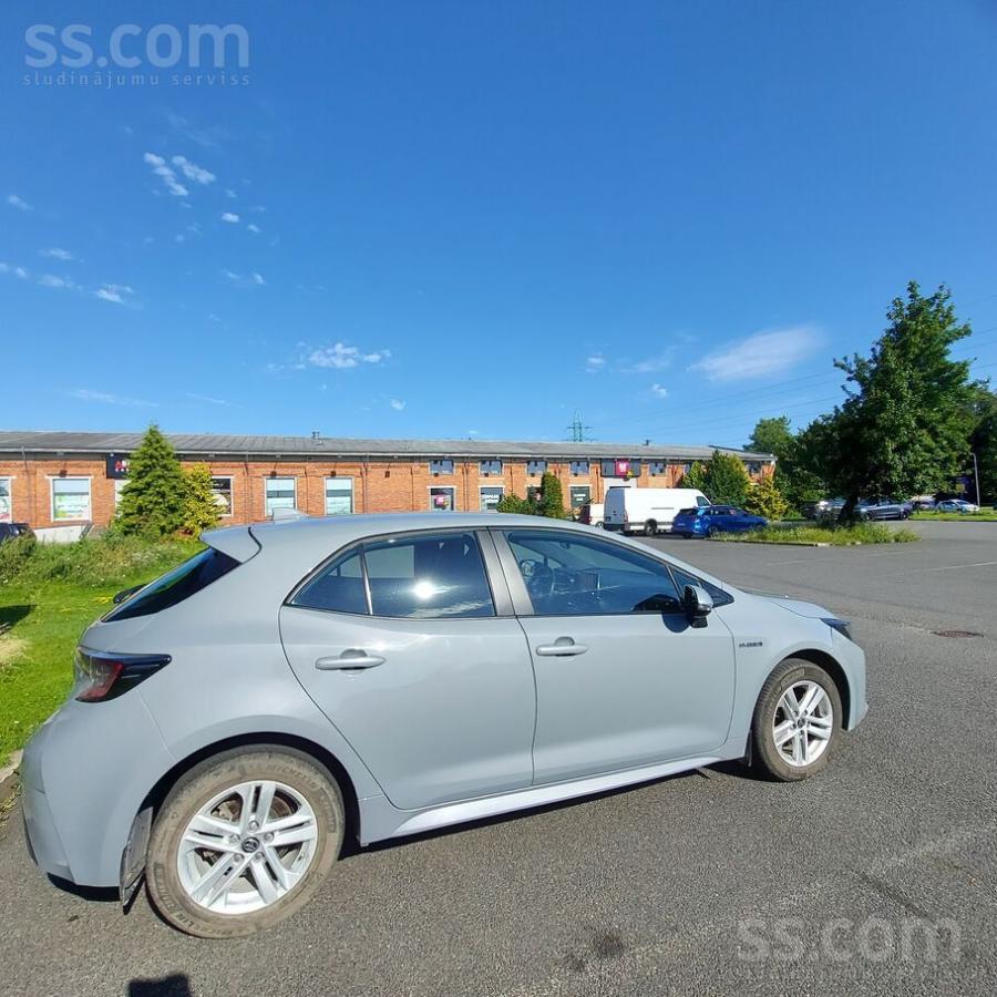 Grey Toyota Corolla 2021 in Riga, with an engine capacity of 1.80 L and mileage of 53 thousand km for 14500 €, photo 5 on AUTOMOTO.COM.LV