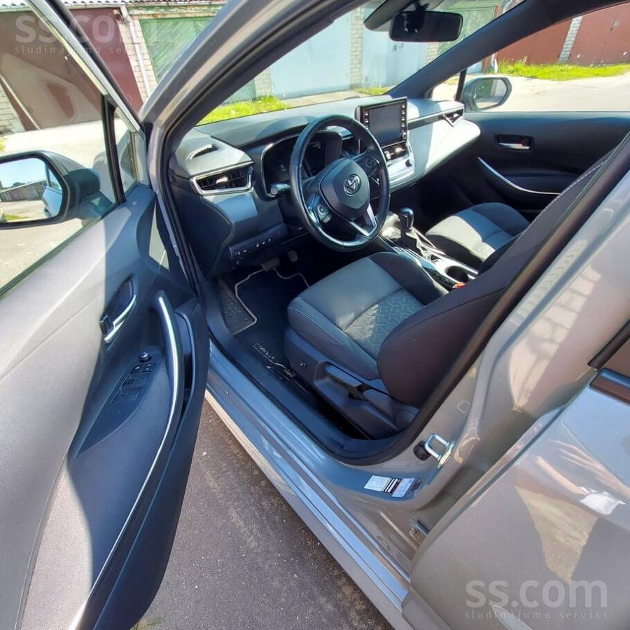 Grey Toyota Corolla 2021 in Riga, with an engine capacity of 1.80 L and mileage of 53 thousand km for 14500 €, photo 12 on AUTOMOTO.COM.LV