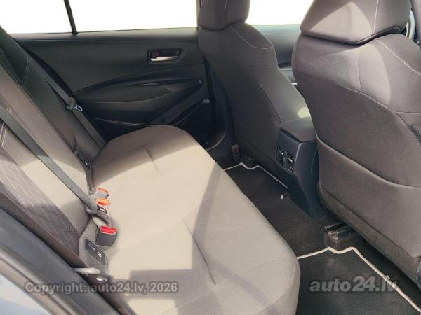 Pelēks Toyota Corolla 2021 Tallina, ar dzinēja tilpumu 1.80 L un nobraukumu 80 tūkst. km par 18995 €, foto 7 vietnē AUTOMOTO.COM.LV