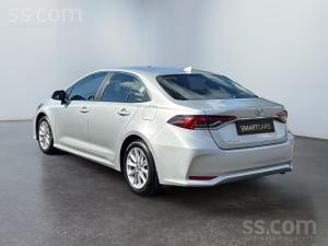 Grey Toyota Corolla 2021 in Riga, with an engine capacity of 1.50 L and mileage of 137 thousand km for 12820 €, photo 4 on AUTOMOTO.COM.LV