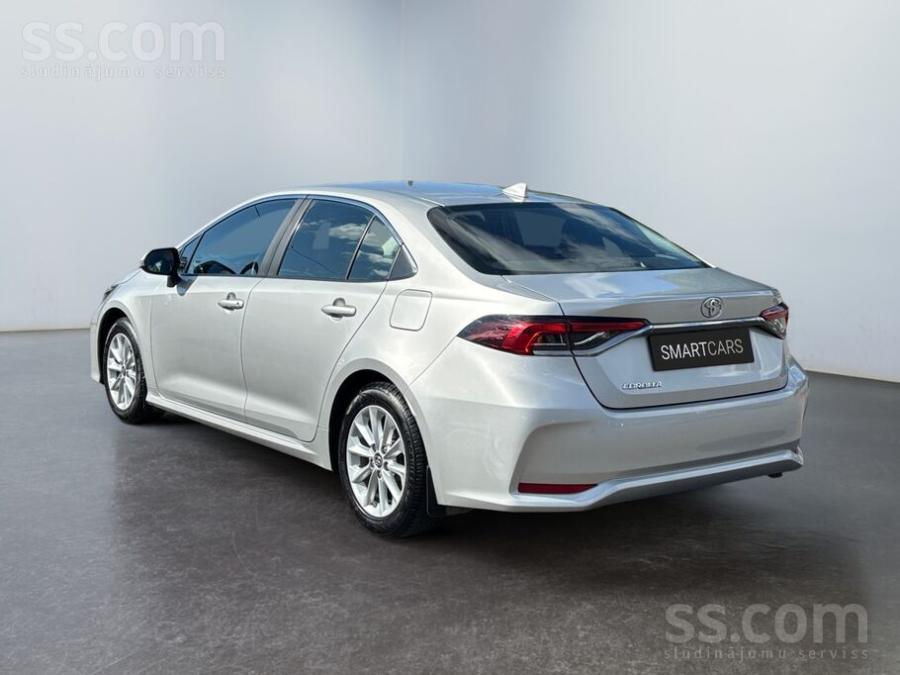 Grey Toyota Corolla 2021 in Riga, with an engine capacity of 1.50 L and mileage of 137 thousand km for 12820 €, photo 4 on AUTOMOTO.COM.LV