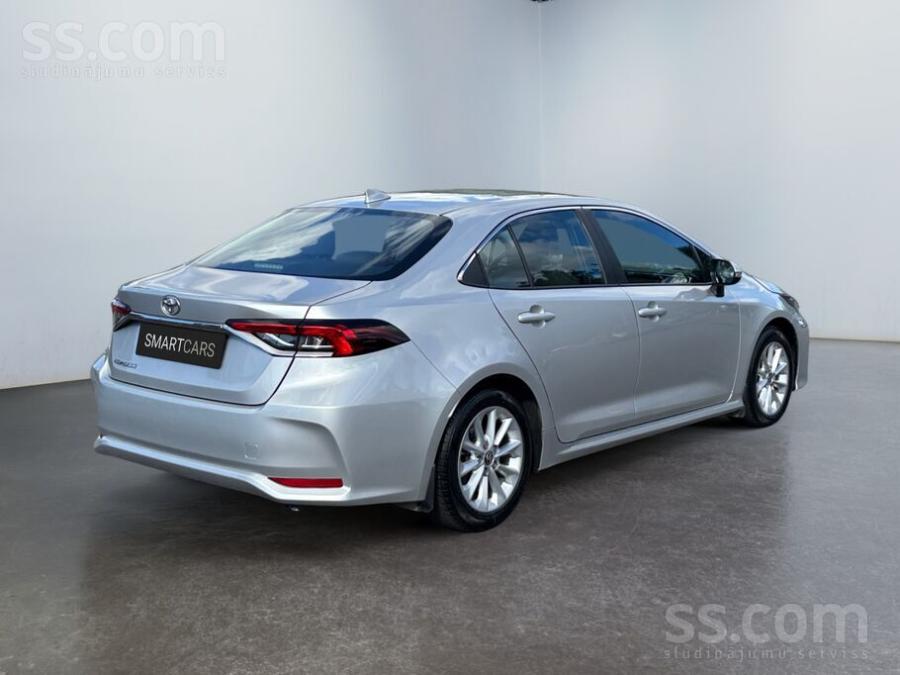 Grey Toyota Corolla 2021 in Riga, with an engine capacity of 1.50 L and mileage of 137 thousand km for 12820 €, photo 6 on AUTOMOTO.COM.LV