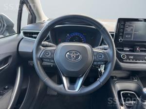 Grey Toyota Corolla 2021 in Riga, with an engine capacity of 1.50 L and mileage of 137 thousand km for 12820 €, photo 13 on AUTOMOTO.COM.LV