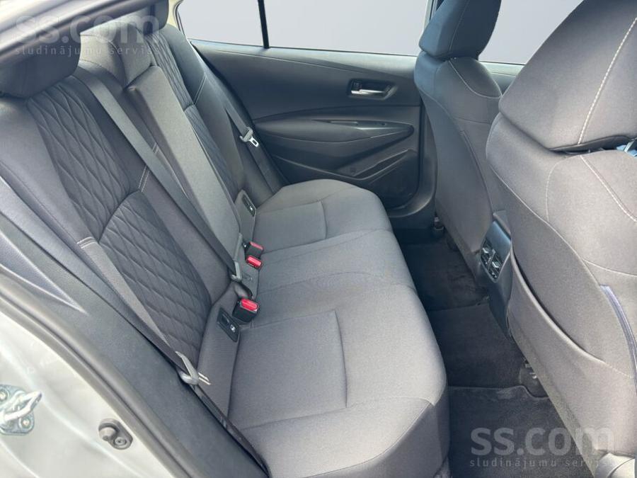 Grey Toyota Corolla 2021 in Riga, with an engine capacity of 1.50 L and mileage of 137 thousand km for 12820 €, photo 14 on AUTOMOTO.COM.LV