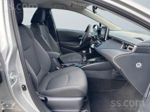 Grey Toyota Corolla 2021 in Riga, with an engine capacity of 1.50 L and mileage of 137 thousand km for 12820 €, photo 16 on AUTOMOTO.COM.LV