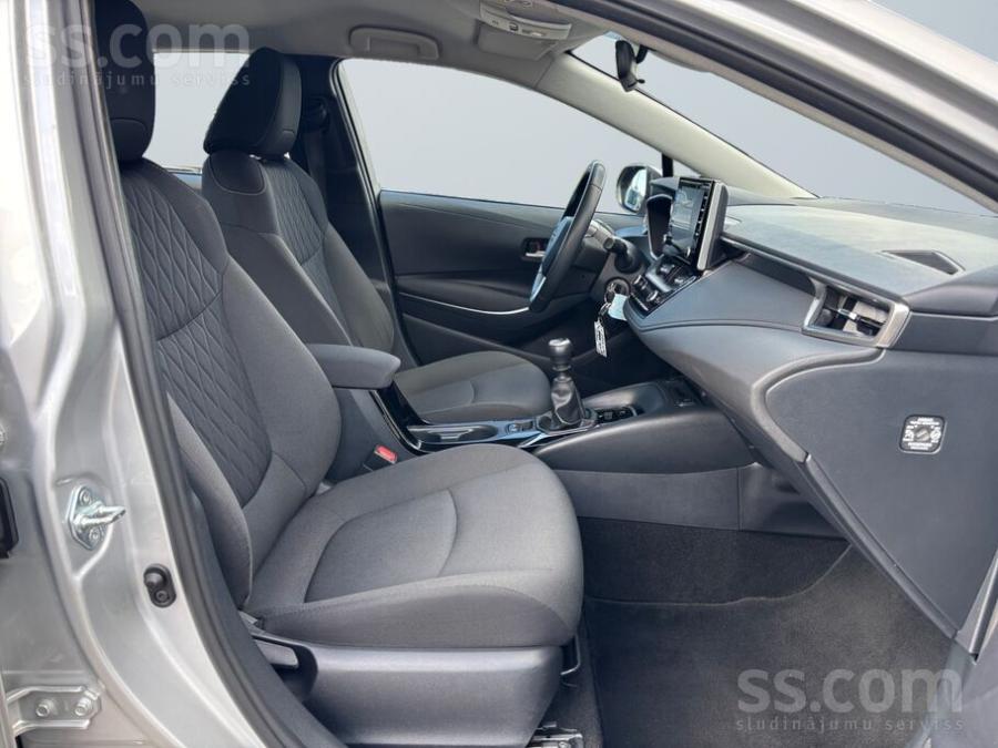 Grey Toyota Corolla 2021 in Riga, with an engine capacity of 1.50 L and mileage of 137 thousand km for 12820 €, photo 16 on AUTOMOTO.COM.LV
