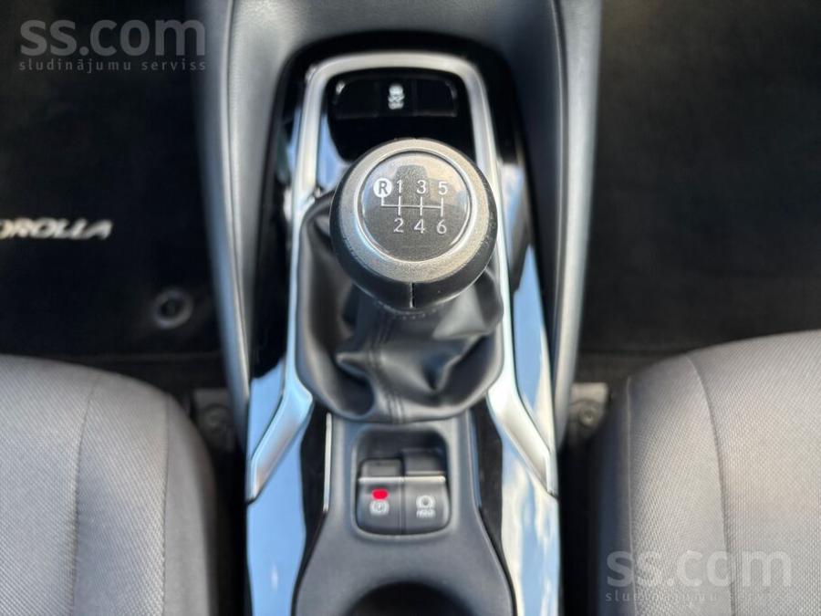 Grey Toyota Corolla 2021 in Riga, with an engine capacity of 1.50 L and mileage of 137 thousand km for 12820 €, photo 17 on AUTOMOTO.COM.LV