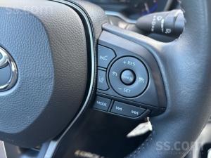 Grey Toyota Corolla 2021 in Riga, with an engine capacity of 1.50 L and mileage of 137 thousand km for 12820 €, photo 19 on AUTOMOTO.COM.LV