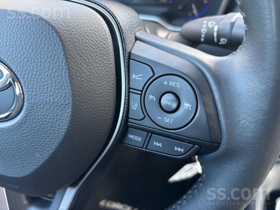 Grey Toyota Corolla 2021 in Riga, with an engine capacity of 1.50 L and mileage of 137 thousand km for 12820 €, photo 19 on AUTOMOTO.COM.LV