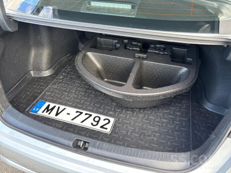 Grey Toyota Corolla 2021 in Riga, with an engine capacity of 1.50 L and mileage of 137 thousand km for 12820 €, photo 21 on AUTOMOTO.COM.LV