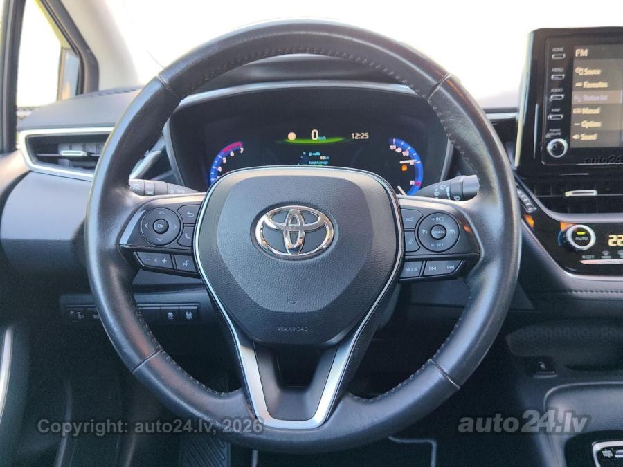 Grey Toyota Corolla 2021 in Tallinn, with an engine capacity of 1.80 L and mileage of 114 thousand km for 17495 €, photo 13 on AUTOMOTO.COM.LV