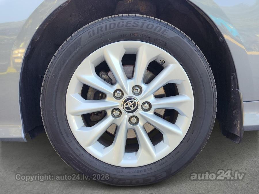 Grey Toyota Corolla 2021 in Tallinn, with an engine capacity of 1.80 L and mileage of 114 thousand km for 17495 €, photo 16 on AUTOMOTO.COM.LV