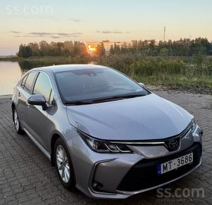 Grey Toyota Corolla 2021 in Riga, with an engine capacity of 1.60 L and mileage of 116 thousand km for 17500 €, photo  on AUTOMOTO.COM.LV
