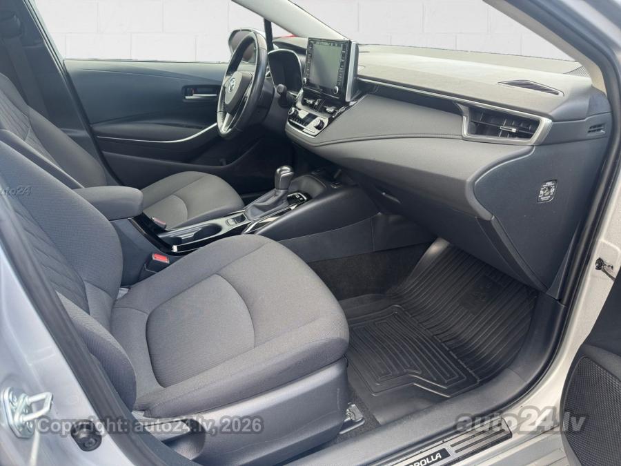 Grey Toyota Corolla 2021 in Paide, with an engine capacity of 1.80 L and mileage of 53 thousand km for 16990 €, photo 7 on AUTOMOTO.COM.LV
