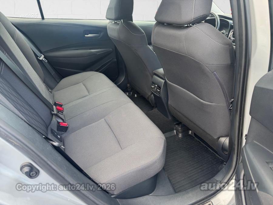 Grey Toyota Corolla 2021 in Paide, with an engine capacity of 1.80 L and mileage of 53 thousand km for 16990 €, photo 8 on AUTOMOTO.COM.LV