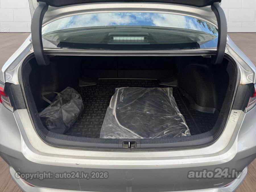 Grey Toyota Corolla 2021 in Paide, with an engine capacity of 1.80 L and mileage of 53 thousand km for 16990 €, photo 11 on AUTOMOTO.COM.LV