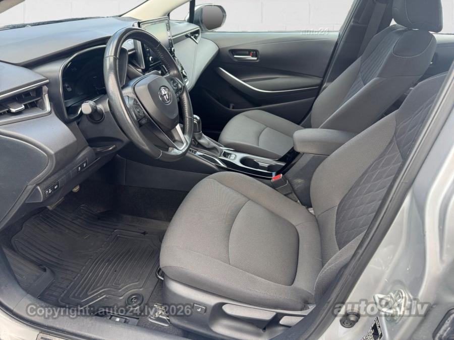 Grey Toyota Corolla 2021 in Paide, with an engine capacity of 1.80 L and mileage of 53 thousand km for 16990 €, photo 12 on AUTOMOTO.COM.LV