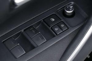 Pelēks Toyota Corolla 2021 Viļņa, ar dzinēja tilpumu 1.49 L un nobraukumu 114 tūkst. km par 16500 €, foto 22 vietnē AUTOMOTO.COM.LV