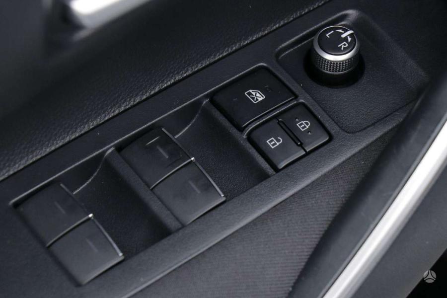 Pelēks Toyota Corolla 2021 Viļņa, ar dzinēja tilpumu 1.49 L un nobraukumu 114 tūkst. km par 16500 €, foto 22 vietnē AUTOMOTO.COM.LV