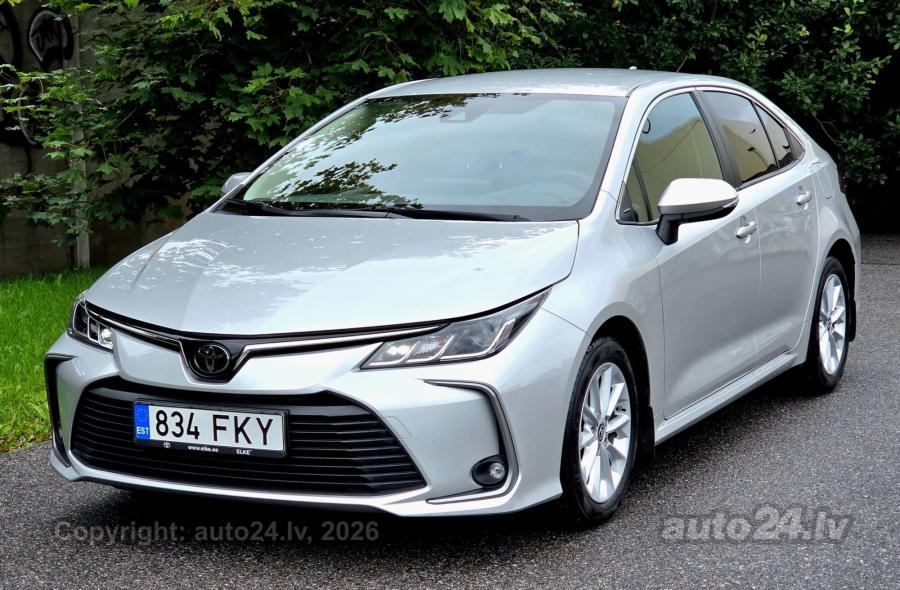 Grey Toyota Corolla 2021 in Tallinn, with an engine capacity of 1.50 L and mileage of 39 thousand km for 17990 €, photo 1 on AUTOMOTO.COM.LV
