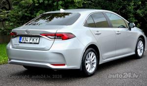 Grey Toyota Corolla 2021 in Tallinn, with an engine capacity of 1.50 L and mileage of 39 thousand km for 17990 €, photo 4 on AUTOMOTO.COM.LV