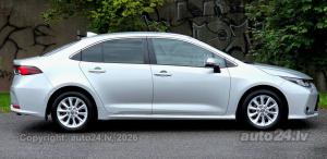 Grey Toyota Corolla 2021 in Tallinn, with an engine capacity of 1.50 L and mileage of 39 thousand km for 17990 €, photo 6 on AUTOMOTO.COM.LV