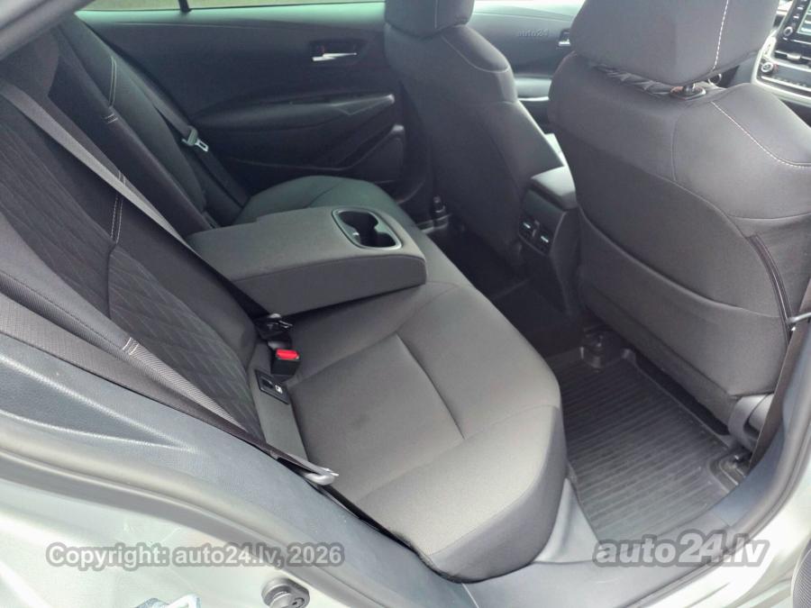 Grey Toyota Corolla 2021 in Tallinn, with an engine capacity of 1.50 L and mileage of 39 thousand km for 17990 €, photo 10 on AUTOMOTO.COM.LV