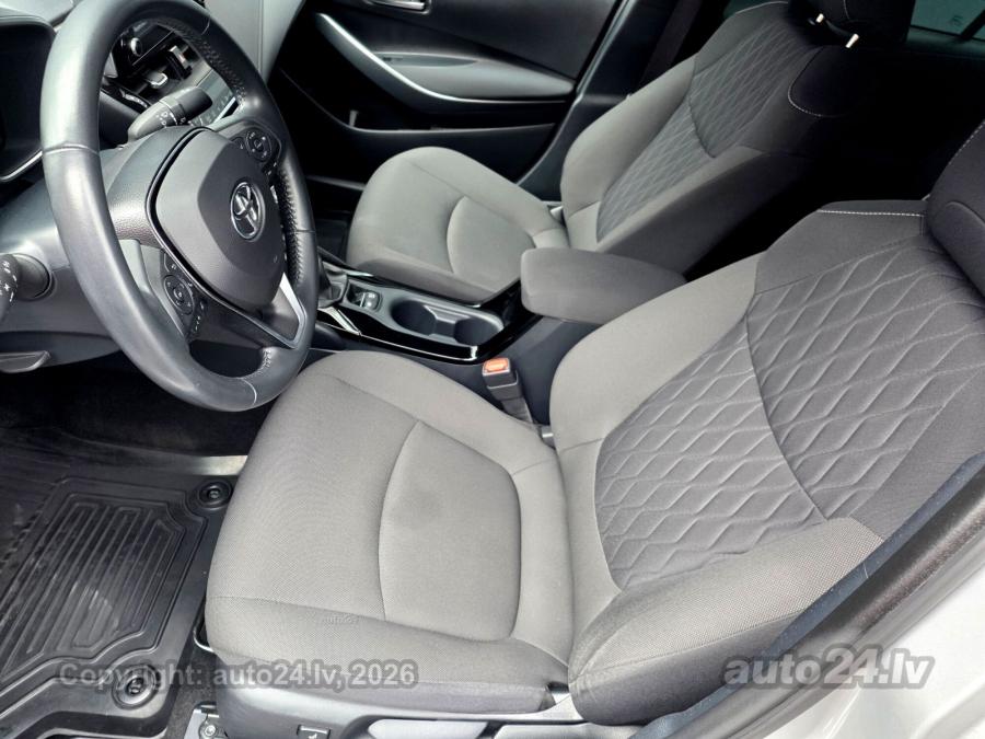 Grey Toyota Corolla 2021 in Tallinn, with an engine capacity of 1.50 L and mileage of 39 thousand km for 17990 €, photo 11 on AUTOMOTO.COM.LV