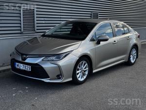 Grey Toyota Corolla 2021 in Riga, with an engine capacity of 1.50 L and mileage of 145 thousand km for 13500 €, photo  on AUTOMOTO.COM.LV