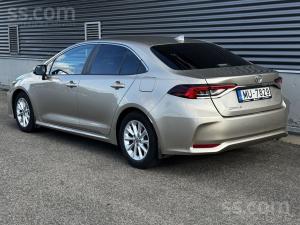 Pelēks Toyota Corolla 2021 Rīga, ar dzinēja tilpumu 1.50 L un nobraukumu 145 tūkst. km par 13500 €, foto 4 vietnē AUTOMOTO.COM.LV
