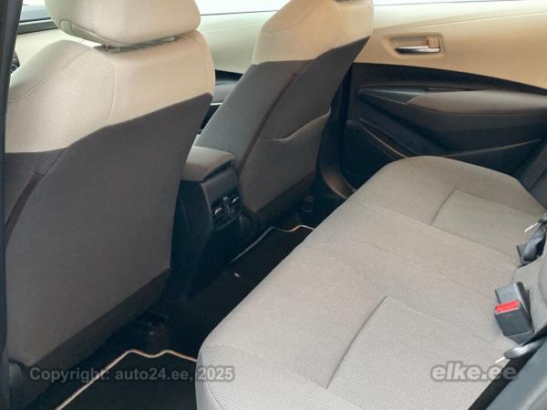 Pelēks Toyota Corolla 2022 Tallina, ar dzinēja tilpumu 1.80 L un nobraukumu 54 tūkst. km par 19495 €, foto 11 vietnē AUTOMOTO.COM.LV