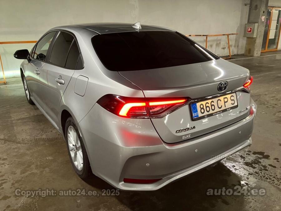 Grey Toyota Corolla 2022 in Tallinn, with an engine capacity of 1.80 L and mileage of 112 thousand km for 17890 €, photo 6 on AUTOMOTO.COM.LV