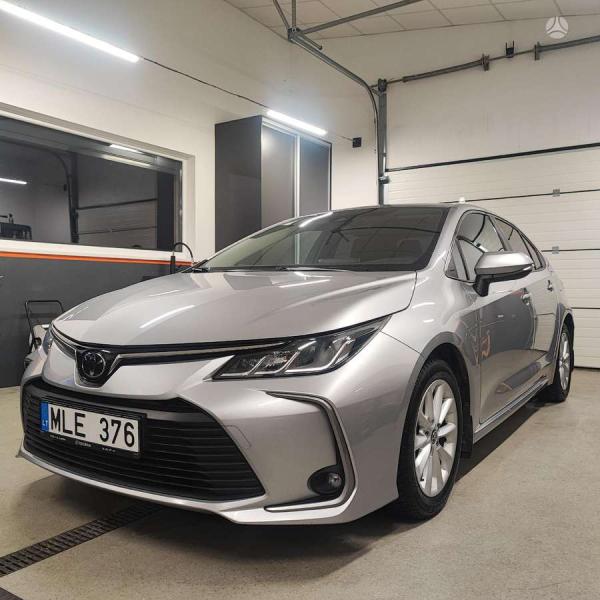 Pelēks Toyota Corolla 2022 Klaipėda, ar dzinēja tilpumu 1.49 L un nobraukumu 79 tūkst. km par 16800 €, foto 3 vietnē AUTOMOTO.COM.LV