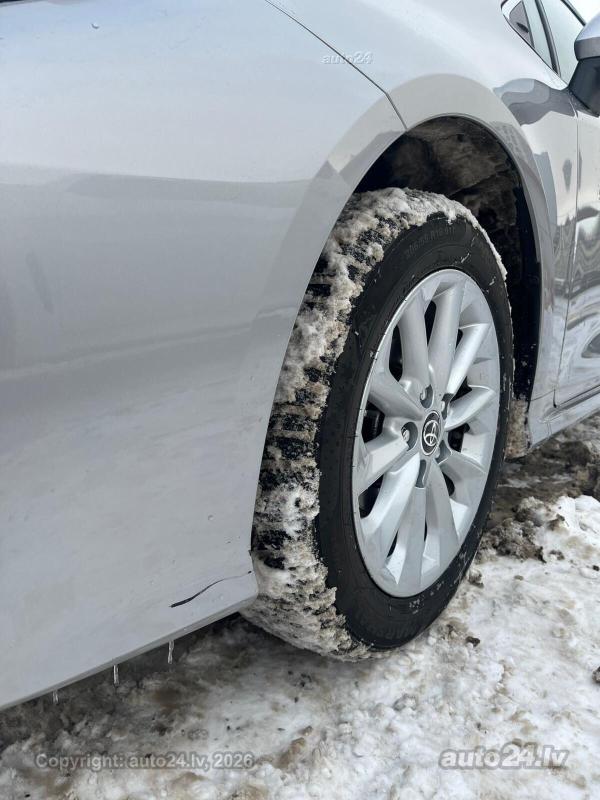 Grey Toyota Corolla 2022 in Tallinn, with an engine capacity of 1.80 L and mileage of 21 thousand km for 18000 €, photo 3 on AUTOMOTO.COM.LV