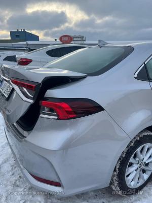 Pelēks Toyota Corolla 2022 Tallina, ar dzinēja tilpumu 1.80 L un nobraukumu 21 tūkst. km par 18000 €, foto 6 vietnē AUTOMOTO.COM.LV