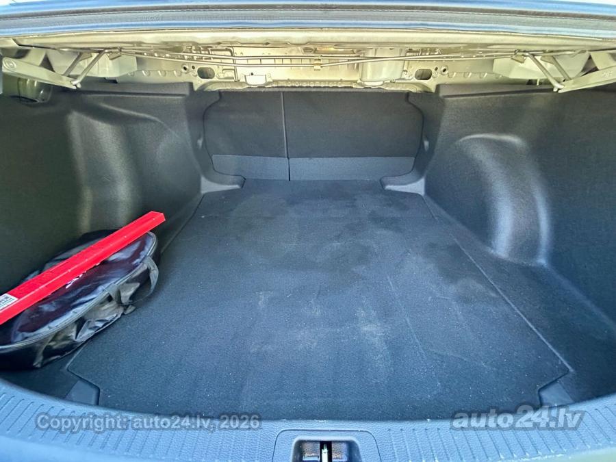 Pelēks Toyota Corolla 2022 Tallina, ar dzinēja tilpumu 1.50 L un nobraukumu 186 tūkst. km par 12900 €, foto 10 vietnē AUTOMOTO.COM.LV
