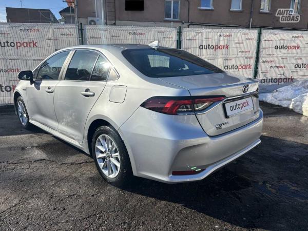 Pelēks Toyota Corolla 2022 Viļņa, ar dzinēja tilpumu 1.80 L un nobraukumu 93 tūkst. km par 17900 €, foto 4 vietnē AUTOMOTO.COM.LV