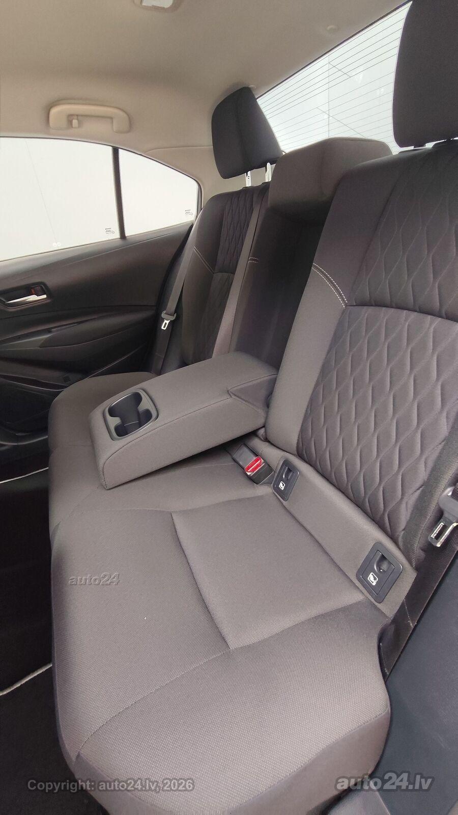 Pelēks Toyota Corolla 2022 Tallina, ar dzinēja tilpumu 1.80 L un nobraukumu 151 tūkst. km par 17795 €, foto 18 vietnē AUTOMOTO.COM.LV