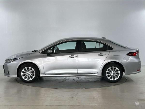 Pelēks Toyota Corolla 2022 Viļņa, ar dzinēja tilpumu 1.80 L un nobraukumu 157 tūkst. km par 16900 €, foto 3 vietnē AUTOMOTO.COM.LV