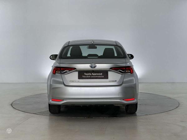 Pelēks Toyota Corolla 2022 Viļņa, ar dzinēja tilpumu 1.80 L un nobraukumu 157 tūkst. km par 16900 €, foto 4 vietnē AUTOMOTO.COM.LV