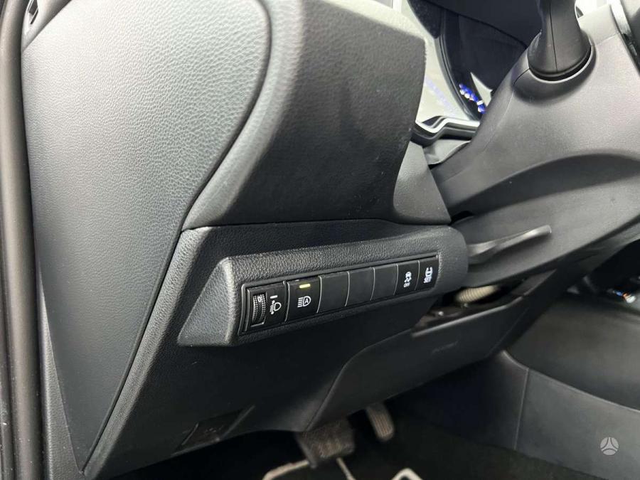 Pelēks Toyota Corolla 2022 Viļņa, ar dzinēja tilpumu 1.80 L un nobraukumu 157 tūkst. km par 16900 €, foto 24 vietnē AUTOMOTO.COM.LV