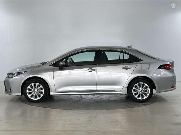 Pelēks Toyota Corolla 2022 Viļņa, ar dzinēja tilpumu 1.80 L un nobraukumu 148 tūkst. km par 17900 €, foto 3 vietnē AUTOMOTO.COM.LV