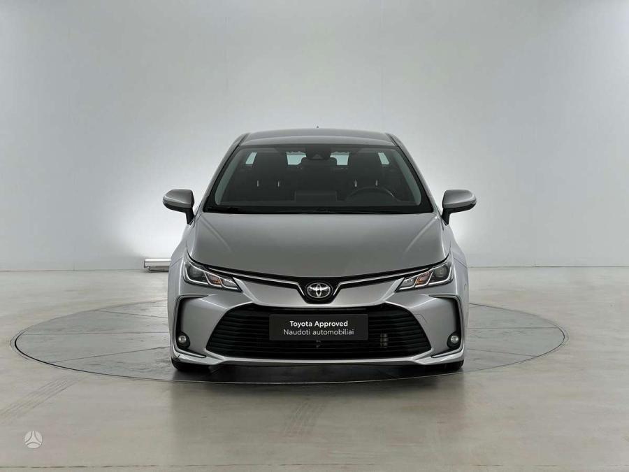 Grey Toyota Corolla 2022 in Vilnius, with an engine capacity of 1.49 L and mileage of 109 thousand km for 16900 €, photo 6 on AUTOMOTO.COM.LV