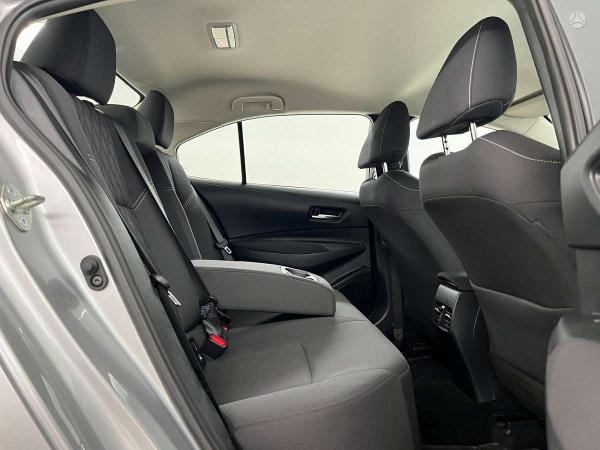 Grey Toyota Corolla 2022 in Vilnius, with an engine capacity of 1.49 L and mileage of 109 thousand km for 16900 €, photo 7 on AUTOMOTO.COM.LV