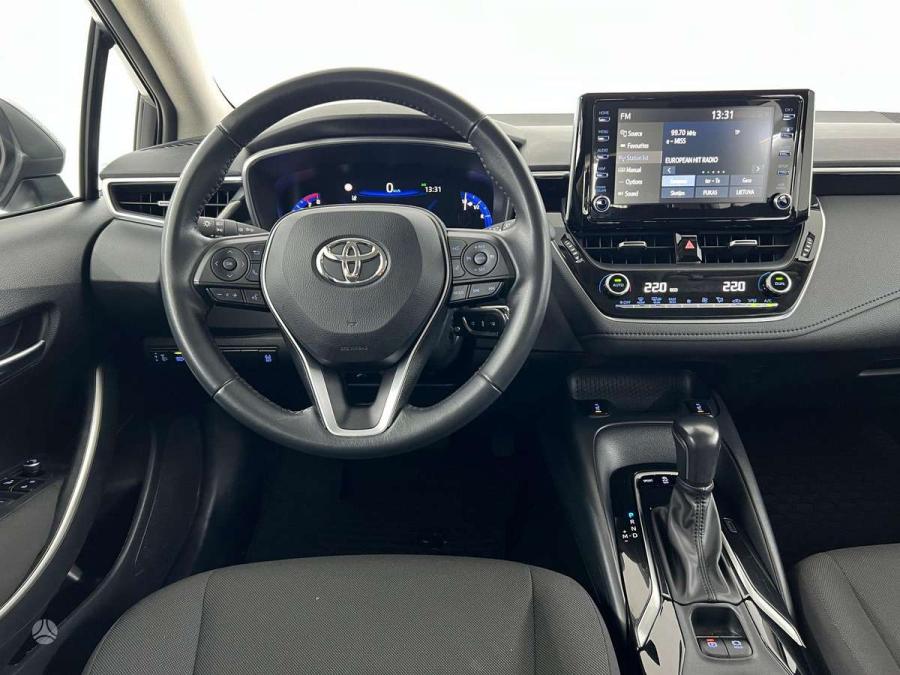 Grey Toyota Corolla 2022 in Vilnius, with an engine capacity of 1.49 L and mileage of 109 thousand km for 16900 €, photo 10 on AUTOMOTO.COM.LV
