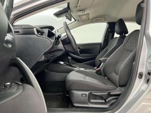 Grey Toyota Corolla 2022 in Vilnius, with an engine capacity of 1.49 L and mileage of 109 thousand km for 16900 €, photo 12 on AUTOMOTO.COM.LV
