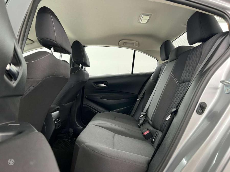 Grey Toyota Corolla 2022 in Vilnius, with an engine capacity of 1.49 L and mileage of 109 thousand km for 16900 €, photo 20 on AUTOMOTO.COM.LV