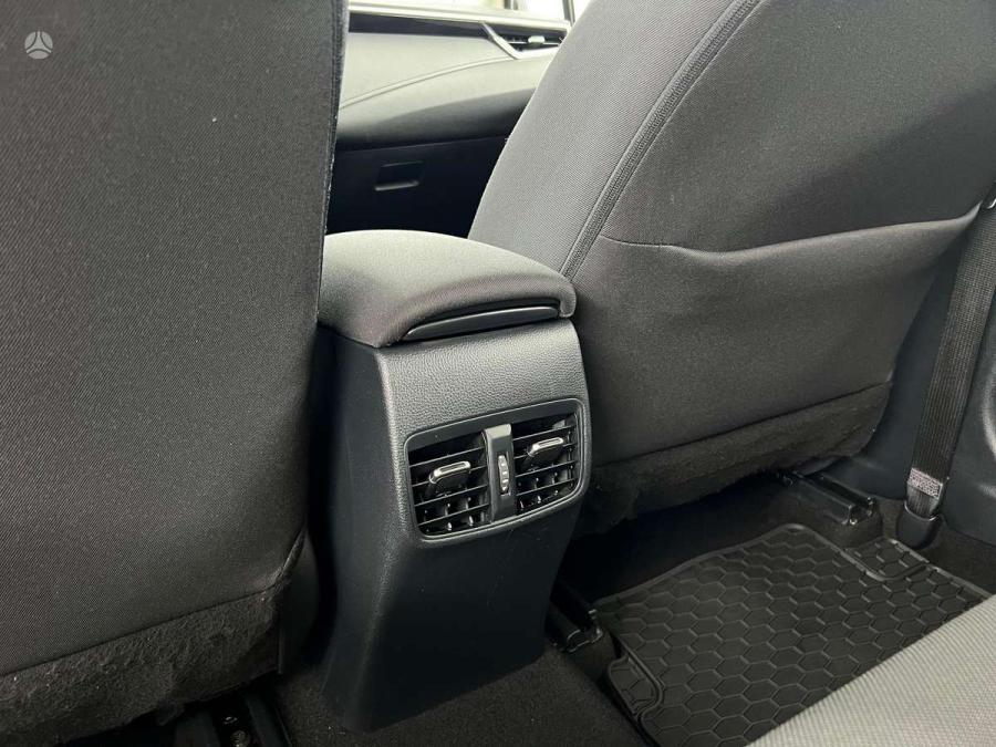 Grey Toyota Corolla 2022 in Vilnius, with an engine capacity of 1.49 L and mileage of 109 thousand km for 16900 €, photo 27 on AUTOMOTO.COM.LV