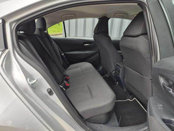 Grey Toyota Corolla 2022 in Vilnius, with an engine capacity of 1.80 L and mileage of 161 thousand km for 16500 €, photo 5 on AUTOMOTO.COM.LV